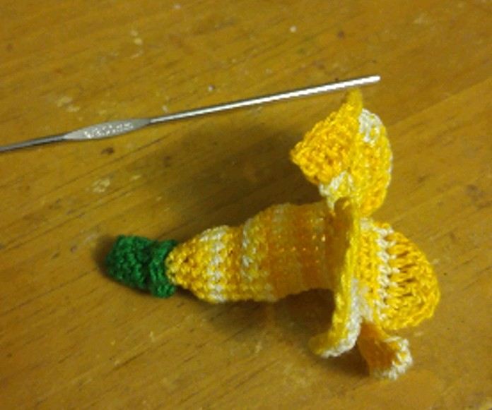 FREE Yellow trumpet flower: Crochet pattern | Ribblr